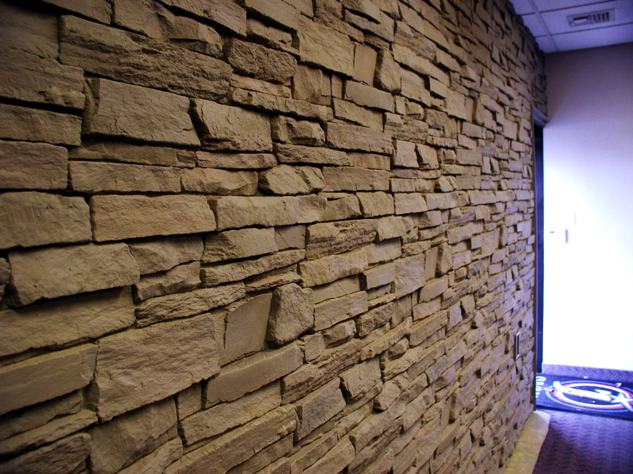 Faux Stone vs. Real Stone vs. Brick Veneer: Full Comparison